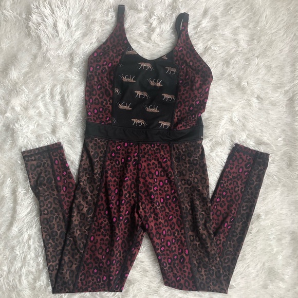 Victoria's Secret | Pants & Jumpsuits | Rare Victoria Sport Animal ...